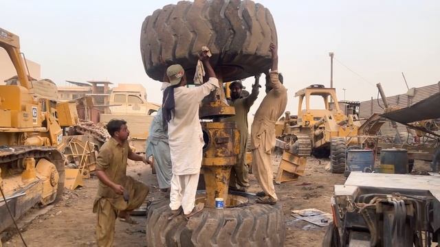 Эти эксперты решают проблему с тормозным диском Cat 966f  Полное видео