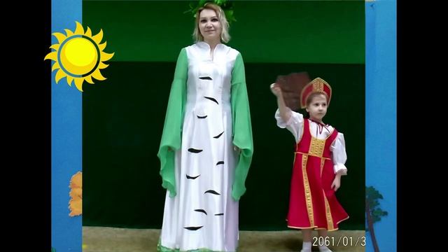 Русский народный танец "Во поле березка стояла" в исполнении робота Василисы