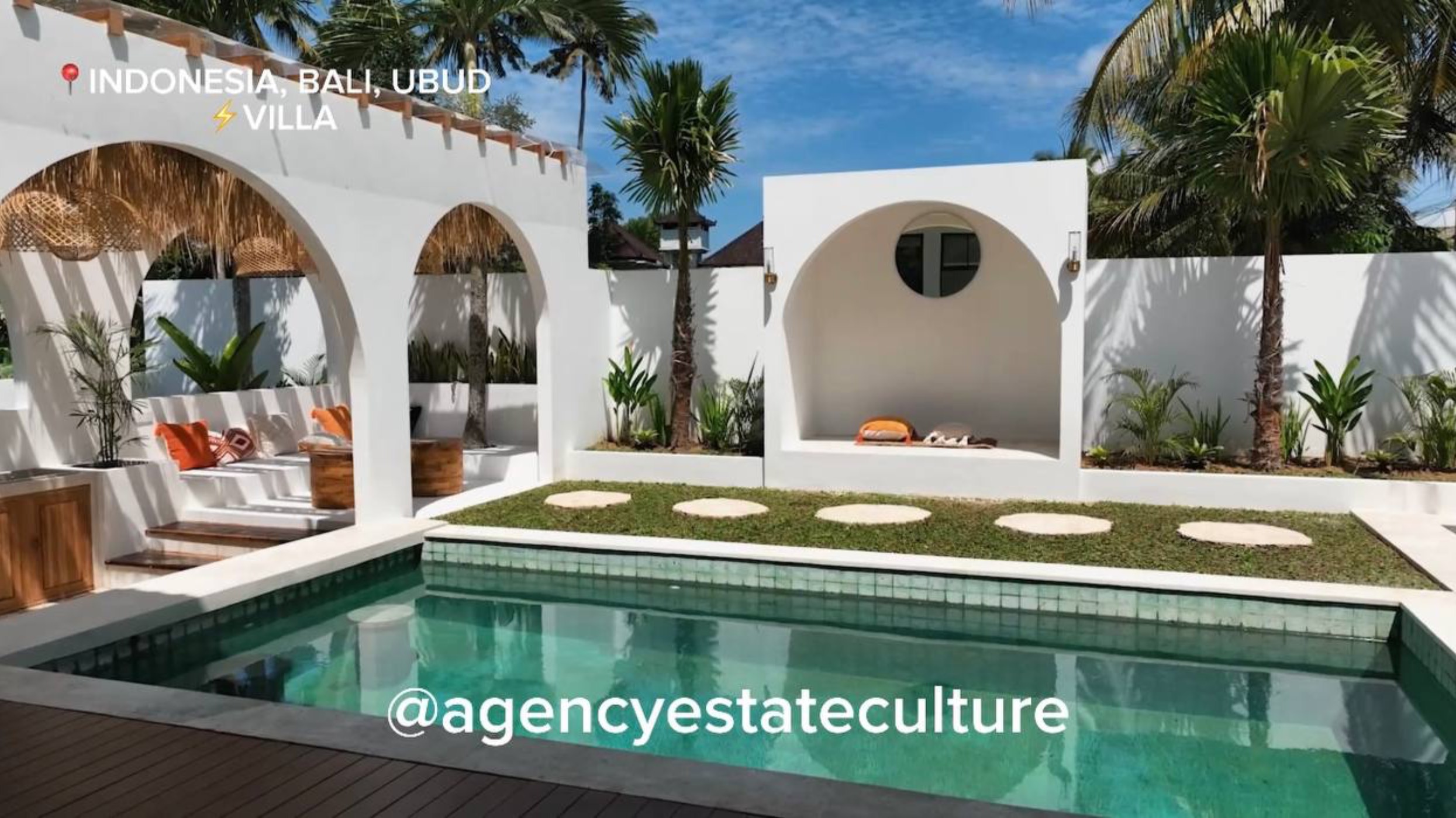 СОВРЕМЕННАЯ СТИЛЬНАЯ ВИЛЛА В МАРРОКАНСКОМ СТИЛЕ ПОЛНОСТЬЮ ГОТОВАЯ К ПРОЖИВАНИЮ ИЛИ СДАЧЕ В АРЕНДУ