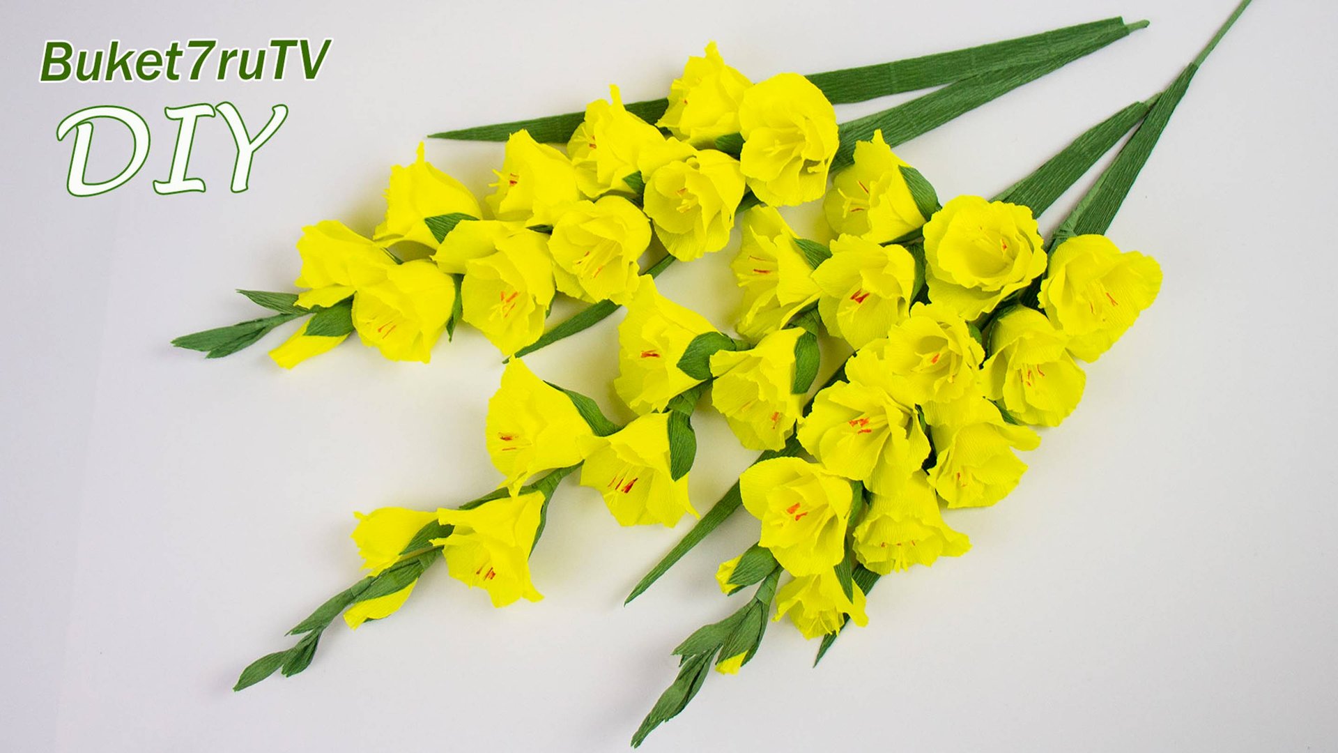 Идея декора комнаты - бумажные цветы Гладиолусы из гофрированной бумаги