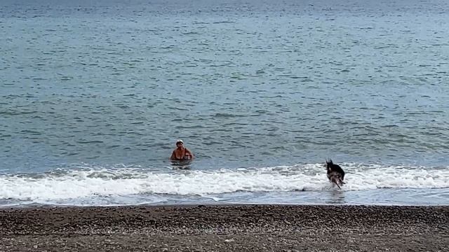 Ялта. Все на пляж! Лето продолжается. Первая декада октября 2024. Крым. Crimea. Yalta.