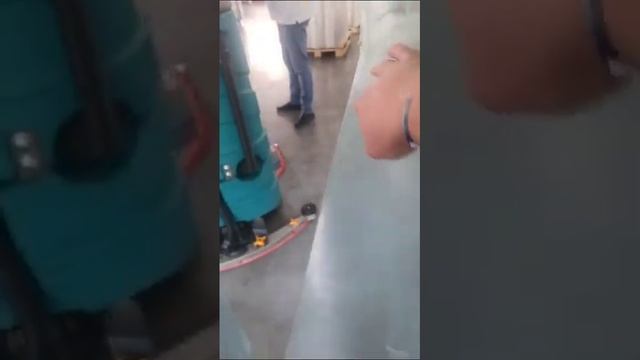 Продали поломоечную машину wellland FD85: проверяем ее работоспособность