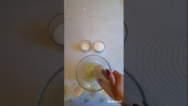 А ВЫ УМЕЕТЕ ВЗБИВАТЬ БЕЗЕ? ПРИХОДИТЕ-НАУЧУ! А КАК ВЫПЕКАТЬ-СМОТРИТЕ В СЛЕДУЮЩЕМ ВИДЕО...