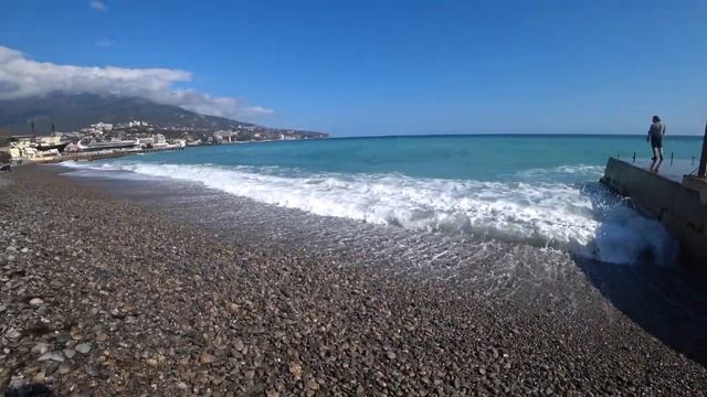 НАБЕРЕЖНАЯ ЯЛТЫ. Еще тепло