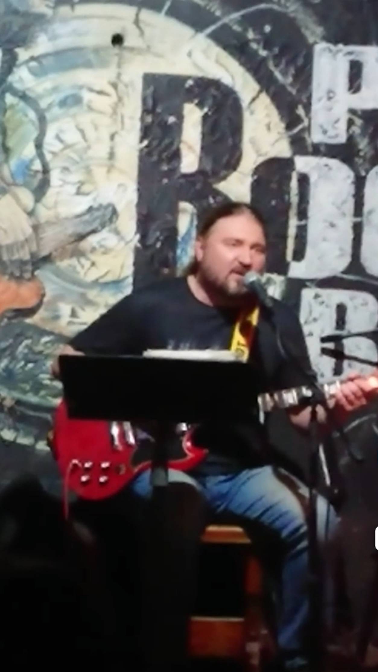 Кавер песни Зимний сад ✨ Исполнитель Роман Берсенев ✨ Екатеринбург 🔽 рок - клуб Пророк  8.12.2022