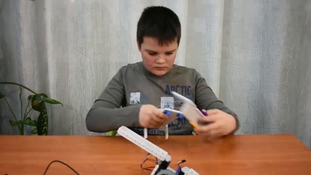 проект "Робот Ушастик"