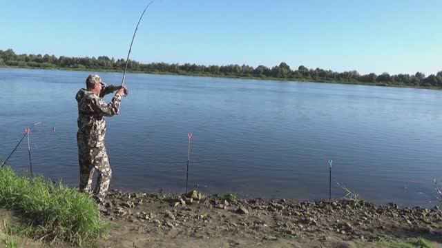 Лещ на Сало Осенью! Карасищи на Поплавок в Октябре! Рыбалка на реке!