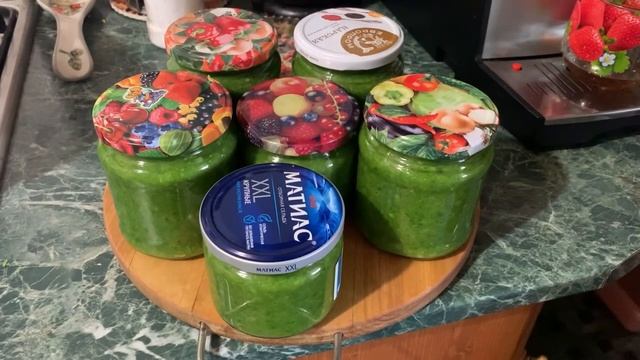 Гости с подарками/Чесночная паста/ Зверобой