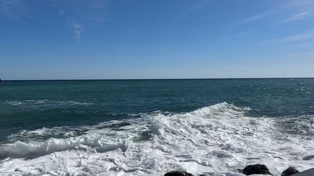 Ялта. Под небом, Город золотой…Море. Солнце. Набережная. Релакс. 06.10.2024. Крым. Crimea. Yalta.