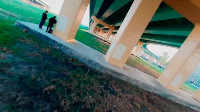 Трюки под мостом.