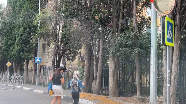 Ялта. По ул. Блюхера от ост.Украинской, Пионерская до Красноармейской ул. Сентябрь 24.Крым. Crimea.