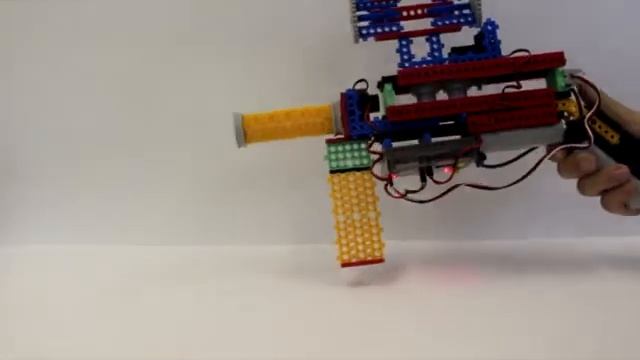 Как это работает "Винтовка" Роботрек "Стажер А"