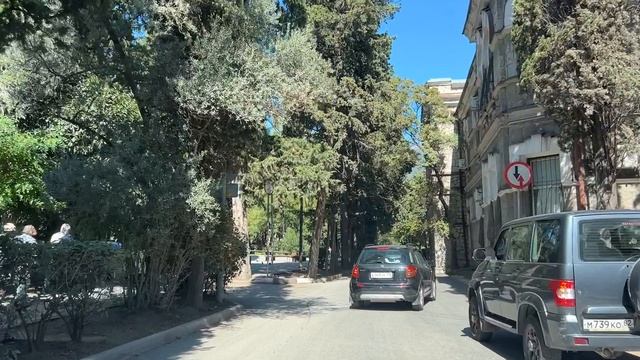 Ялта. По Садовой, Загородной мимо Армянской церкви на Ленинградскую ул.21.09.24. Крым.Crimea.Yalta.