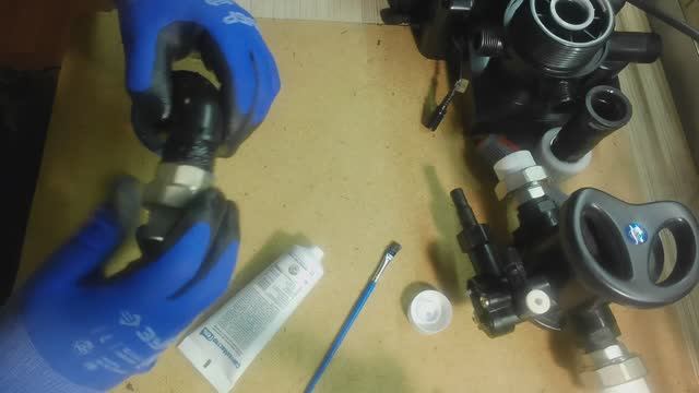 Анаэробный герметик и пластик.