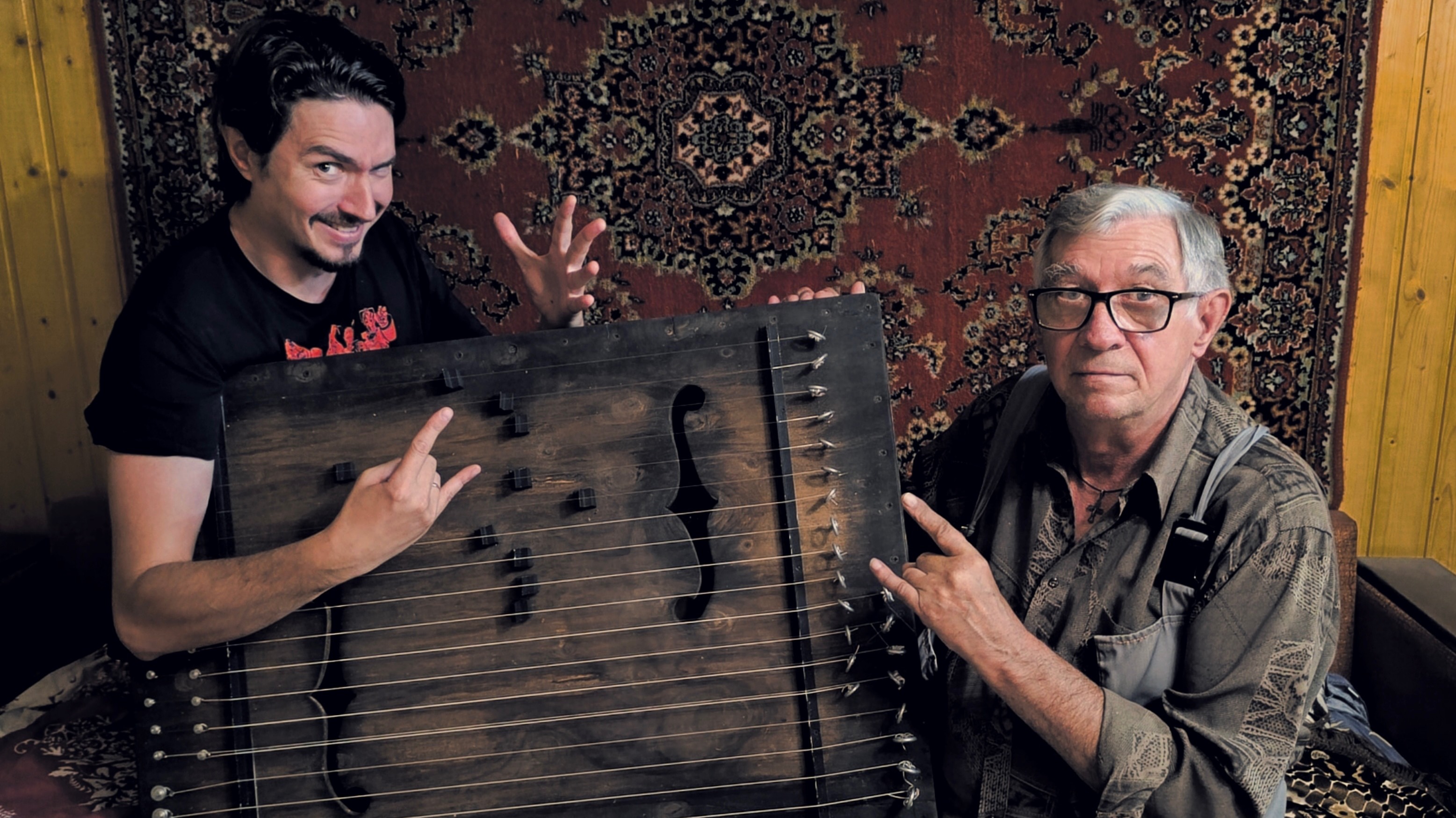 Это вам НЕ ГУСЛИ | Изобрели с БАТЕЙ новый народный инструмент