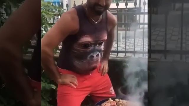 Раздувает