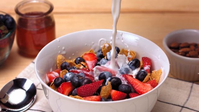 Не бойтесь экспериментировать с питанием: попробуйте разные виды, чтобы найти то, что подходит Вам.