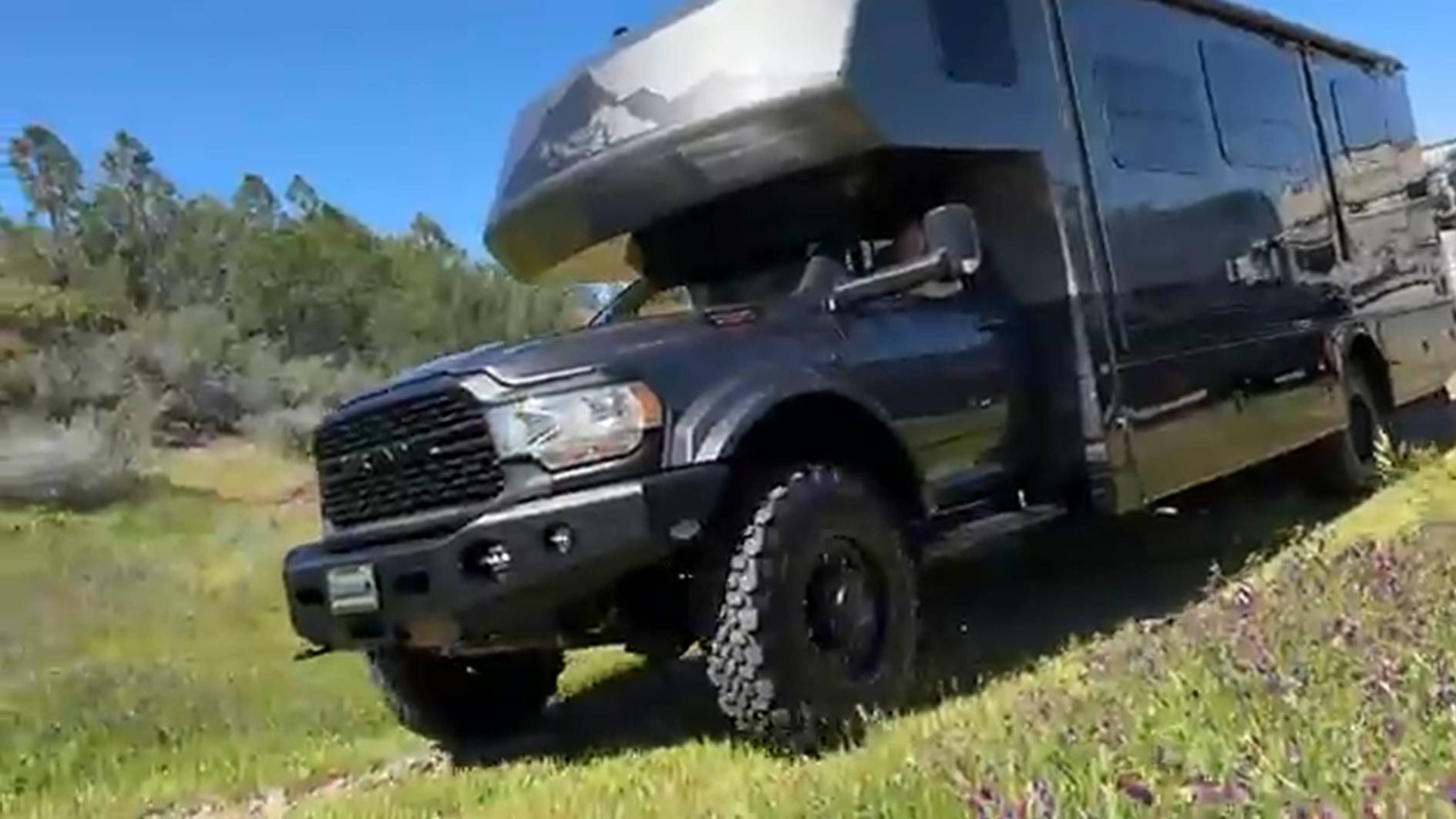 2025 DYNAMAX Isata 5 30FW Motorhome