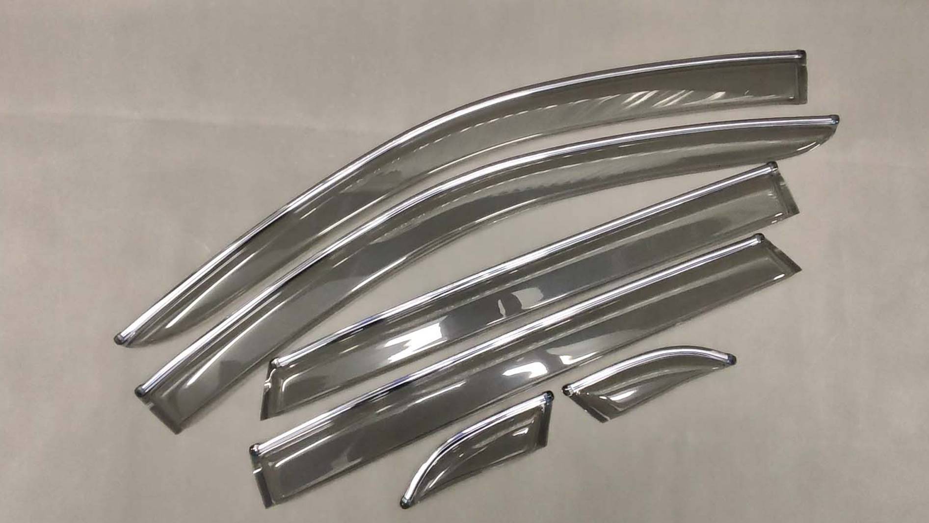 Дефлекторы 6 шт для Changan cs55plus / UNI-S (затемненные, хром молдинг)