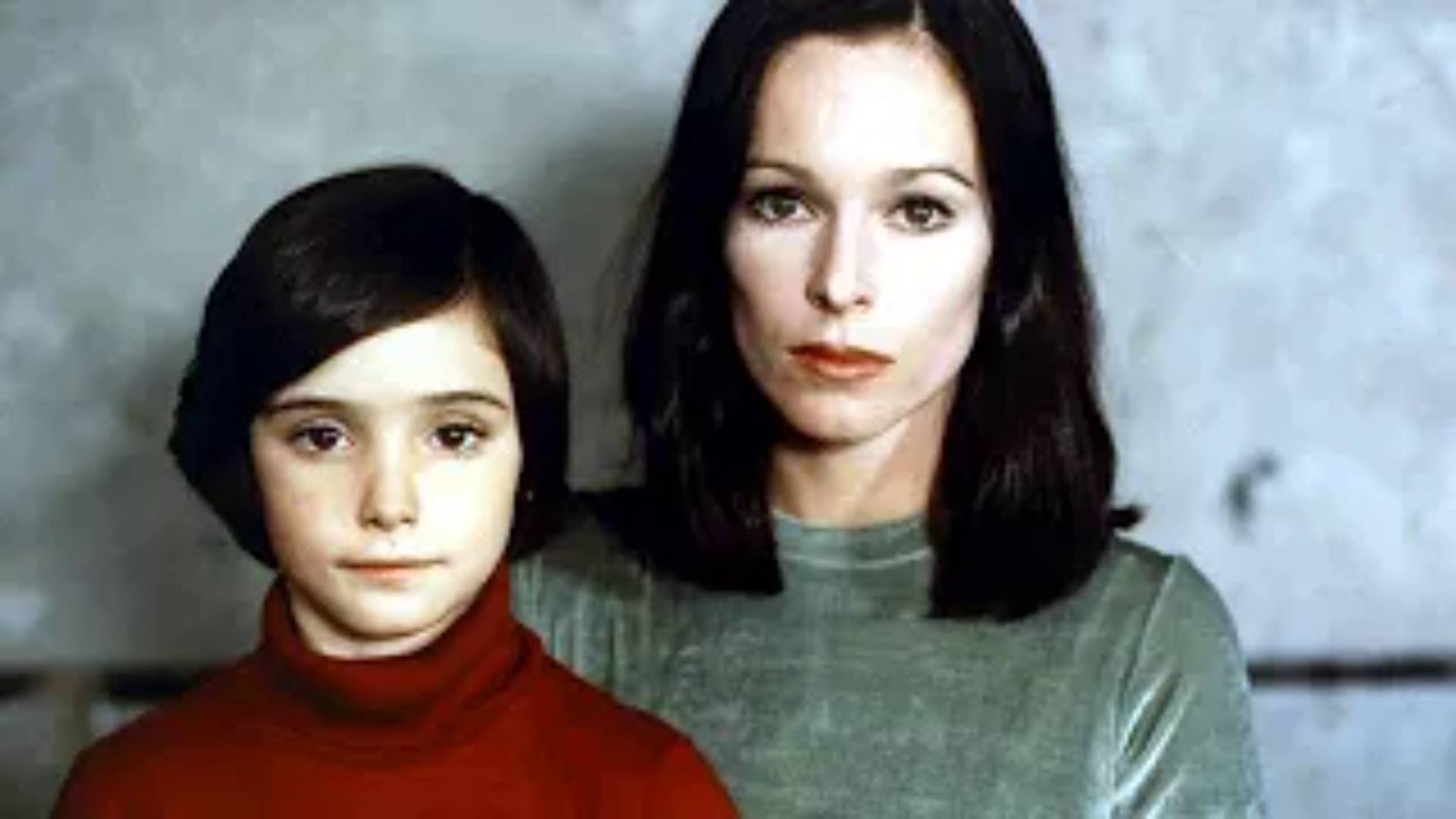 ДРАМАТИЧЕСКАЯ ИСТОРИЯ ОДНОЙ ДЕВОЧКИ ЗА 3 МИНУТЫ _ ПЕСНЯ - "В ПОСЛЕДНИЙ РАЗ"