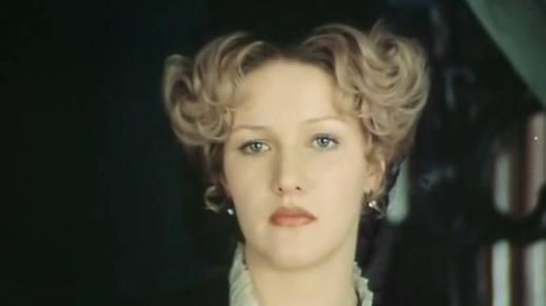 Юлия Жадовская:"Я ВСЁ ЕЩЁ ЕГО, БЕЗУМНАЯ, ЛЮБЛЮ".Музыка, исполнение Елены Артёменко. Запись: 1995 год