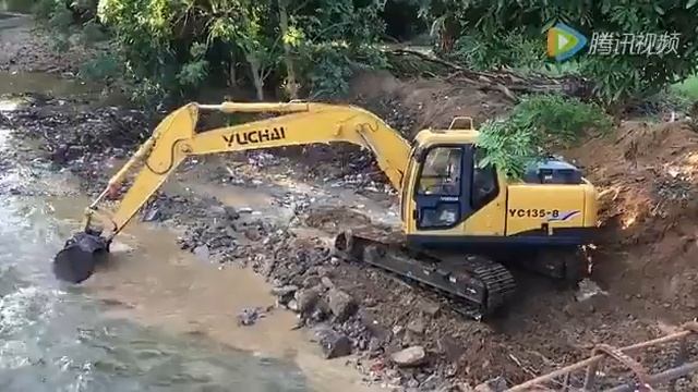 Экскаватор Yuchai 135