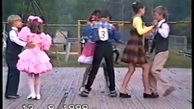 Лагерь "Ласточка" на Базаихе. Конкурс танца "Янтарная пара". 1998 год