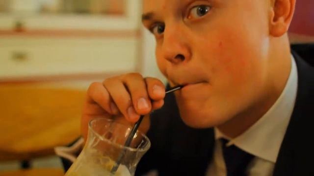 Александр и Александра - свадебное видео (прогулка)