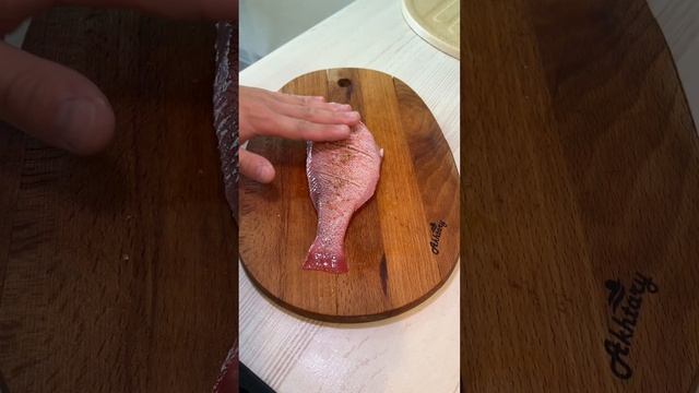 Морской окунь с овощами в духовке, рецепт