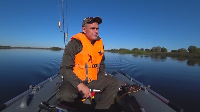 Троллинг . Обзор, тест воблеров Luremax.  Учусь ловить на два спиннинга.:)