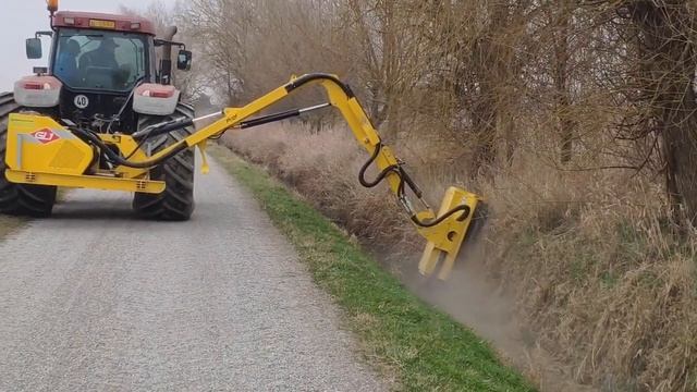 Манипуляторные косилки Prof 750 T и Prof 600 в работе