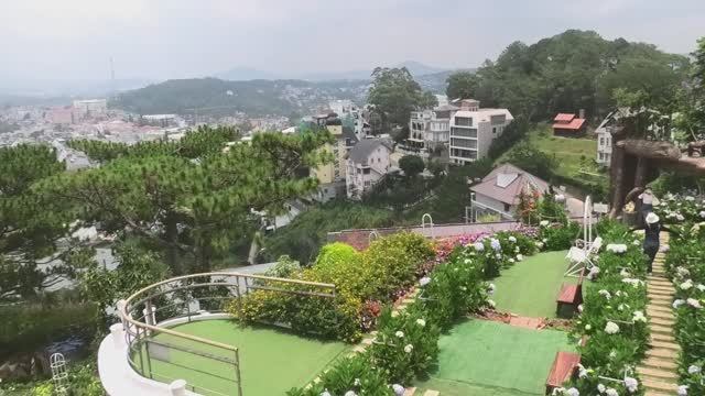 Погнали во Вьетнам. По дороге в Далат: перевалы, кофе на заднем дворе и потрясающий вид города