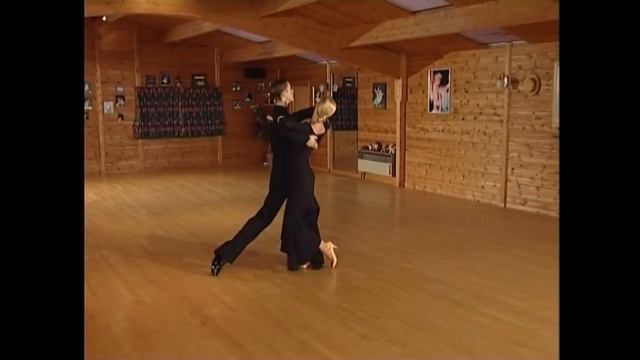 A Technique of Advanced Standard Ballroom Figures   The choreographer  3