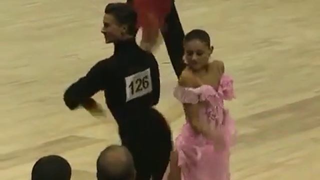 Танцевальный юмор. “Ча ча ча“, смотрим, на 50 секунде :)