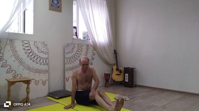 Йога для начинающих, боковые наклоны, плечи + в конце шавасана. Йога в Ногинске и Электоростали.