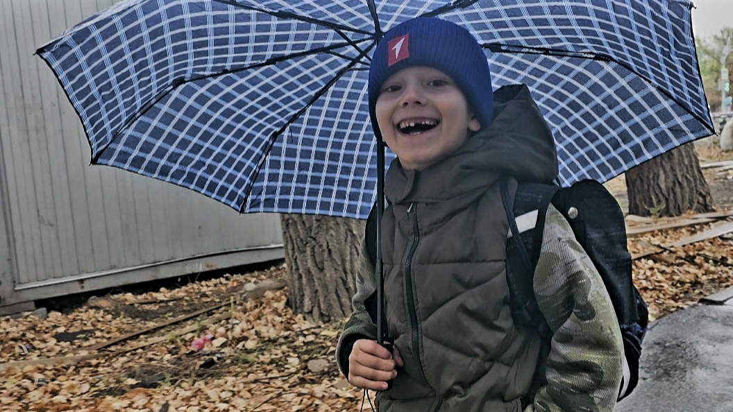 В школу под зонтом☂️Осенний вайб🍂14.10.2024