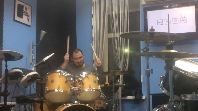 Первые песни в роли барабанщика