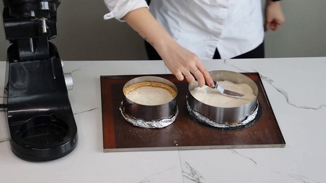 Классический чизкейк и чизкейк на палочке