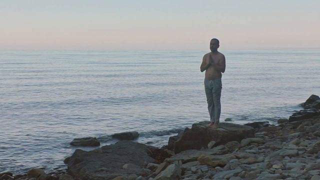 Сурья Намаскар для начинающих йога утром. Александр Назаренко