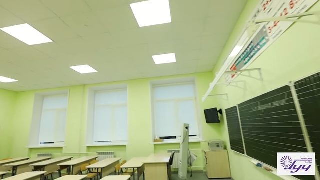 Освещение в школе (г. Вологда) выполнено "Волжским светотехническим заводом Луч"