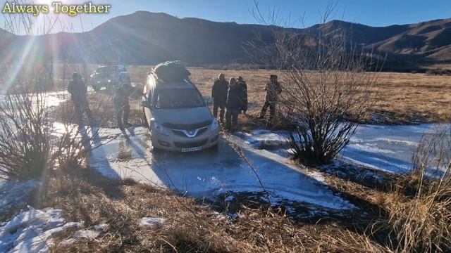 Лед и Вода, Снег и Грязь! Еле добрались до реки. А там...