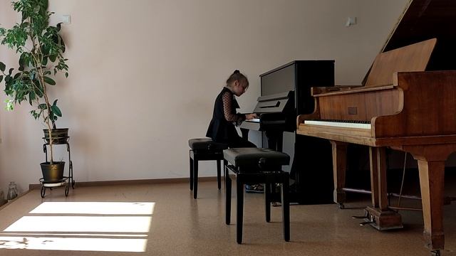 Симонова Александра Сергеевна , 9 лет, фортепиано, соло, г.о. Серпухов