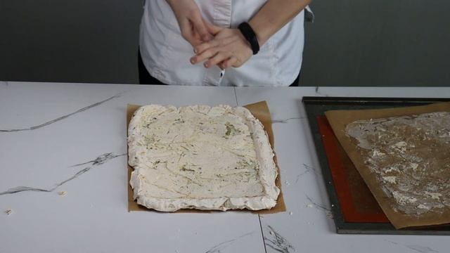 Меренговый рулет "Фисташка-малина"