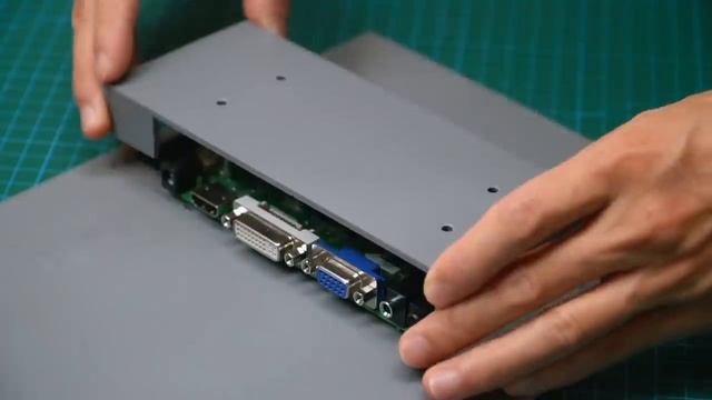 DIY Portable Monitor made of an old Laptop screen