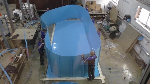 Как сделать бассейн из полипропилена с "РИМСКОЙ ЛЕСТНИЦЕЙ В УГЛУ"