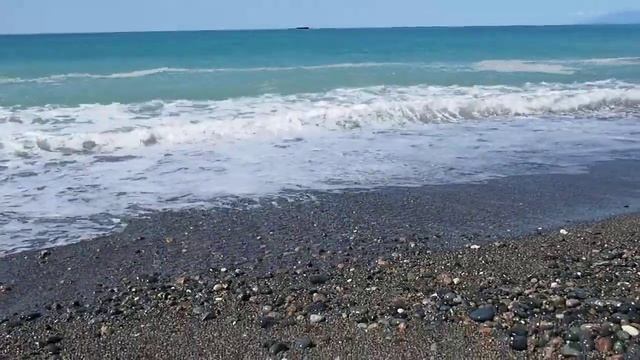 Море, солнце, вдалеке Сухум (Гулрыпш, Абхазия)