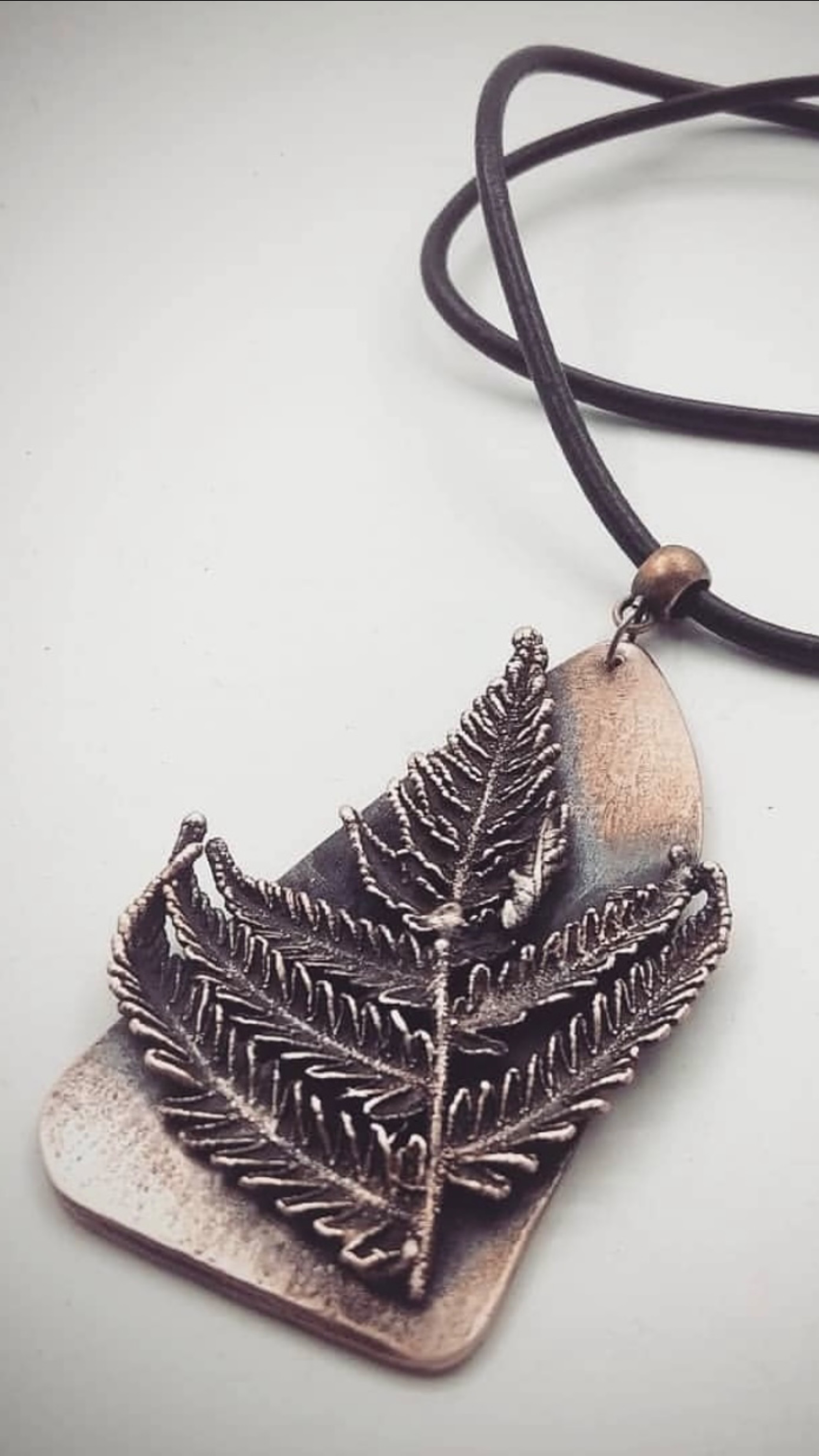 Авторские украшения ручной работы. Гальванопластика.
Муз. «Mylène Farmer» - L'Amour nest rien...