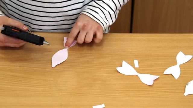 Детский мастер-класс.  Заколка из фоамирана