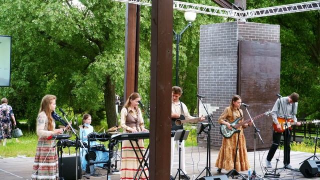 Семейный очаг – Лансере – выступление на тему "День семьи, любви и верности" – парк Бибирево