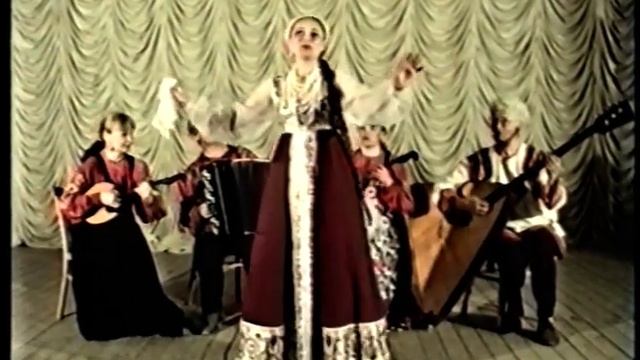 Архив Народного русского оркестра ДДЮТ. Видеоролик фольклорного  ансамбля педагогов "Лель". 1995 год